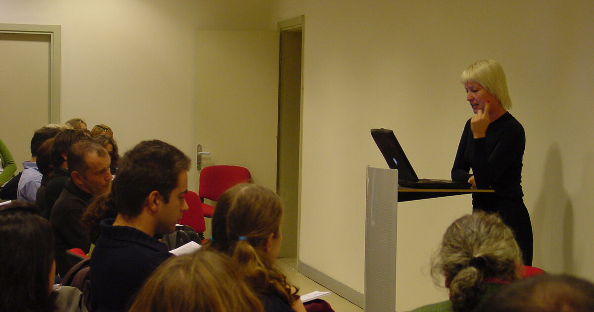 SALT Research: Maria Lind, "Bağlamında Sanat: Güncel Sanat, Küratörlük ...