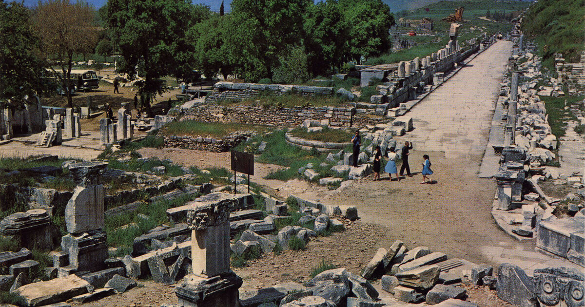 Salt Research: Kuretler Caddesi - Curetes Street