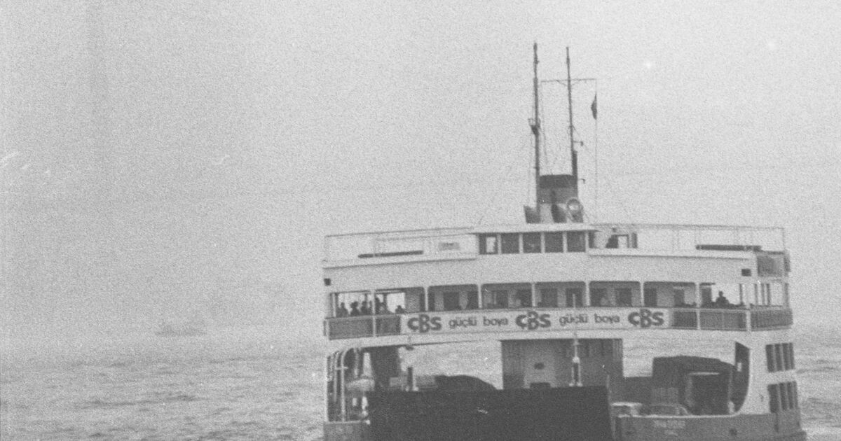 Salt Research: Seyahat halinde olan bir arabalı vapur - A car ferry in ...