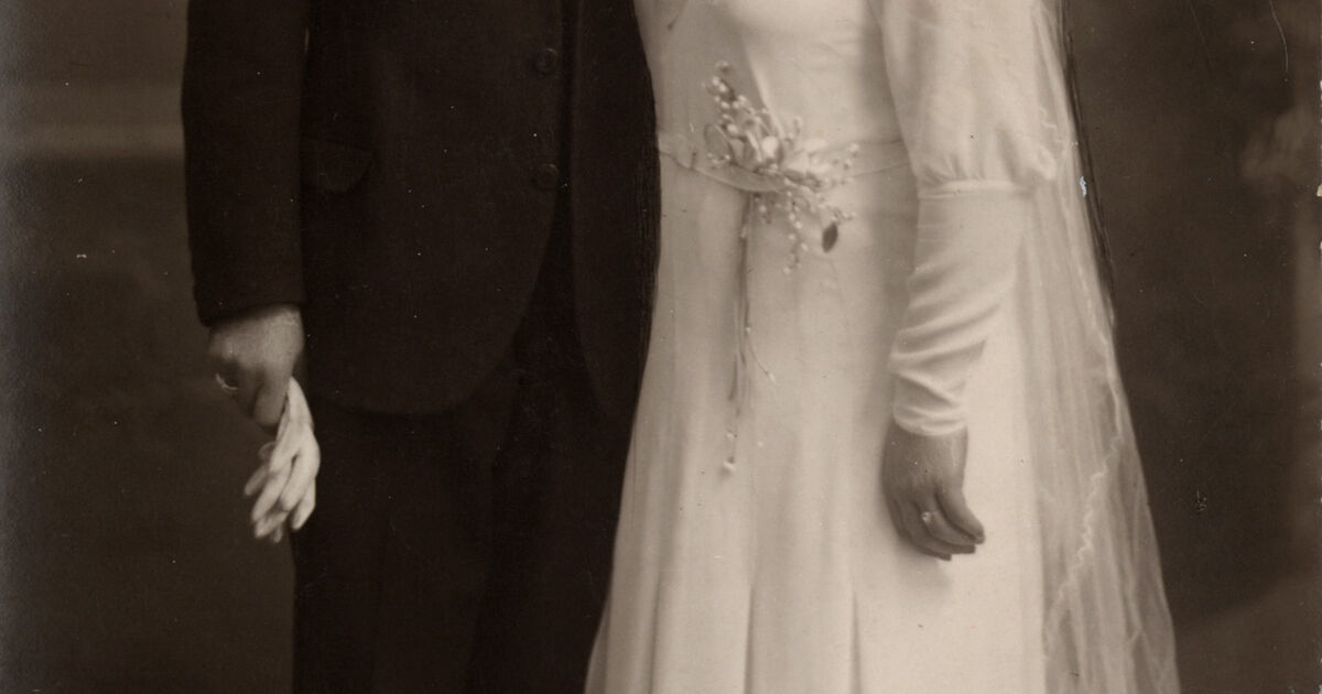 Salt Research: Marriage photograph of a couple