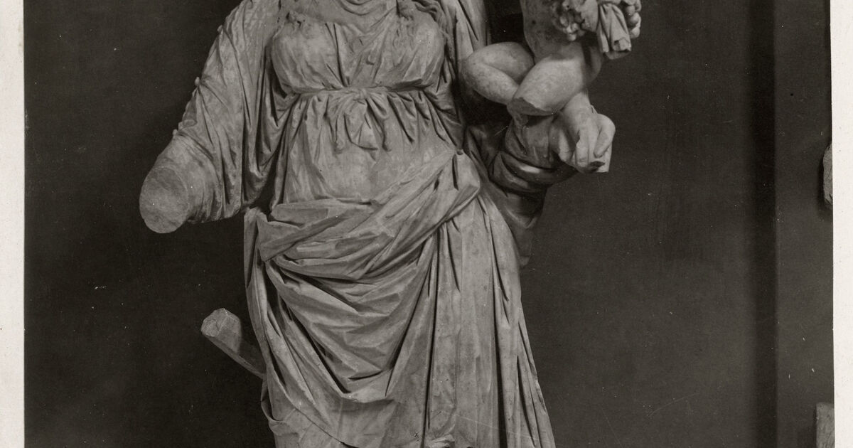 Salt Research: İstanbul Arkeoloji Müzeleri'nde bulunan Tykhe Heykeli