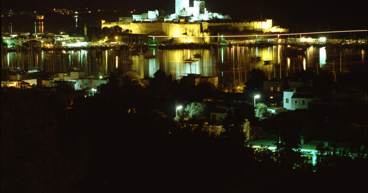 Salt Research: Bodrum Kalesi gece görünümü - Night view of Bodrum Castle